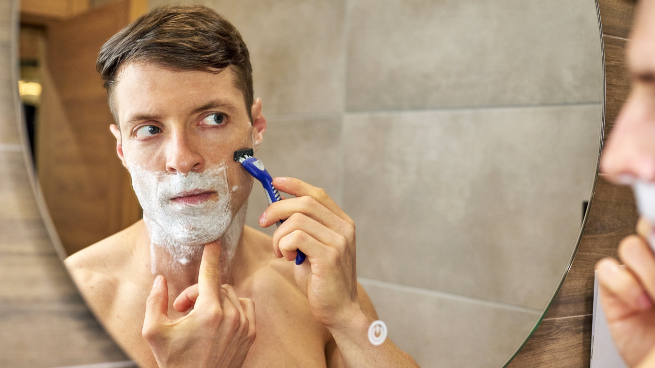 11 Benefits of Choosing a Razor Shave Over Electric Shaving - Das’it ...