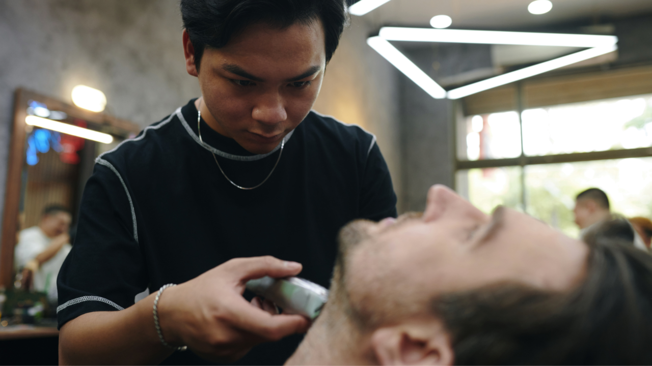 12 Important Reasons to Get a Regular Neck Trim - Das’it Barbershop